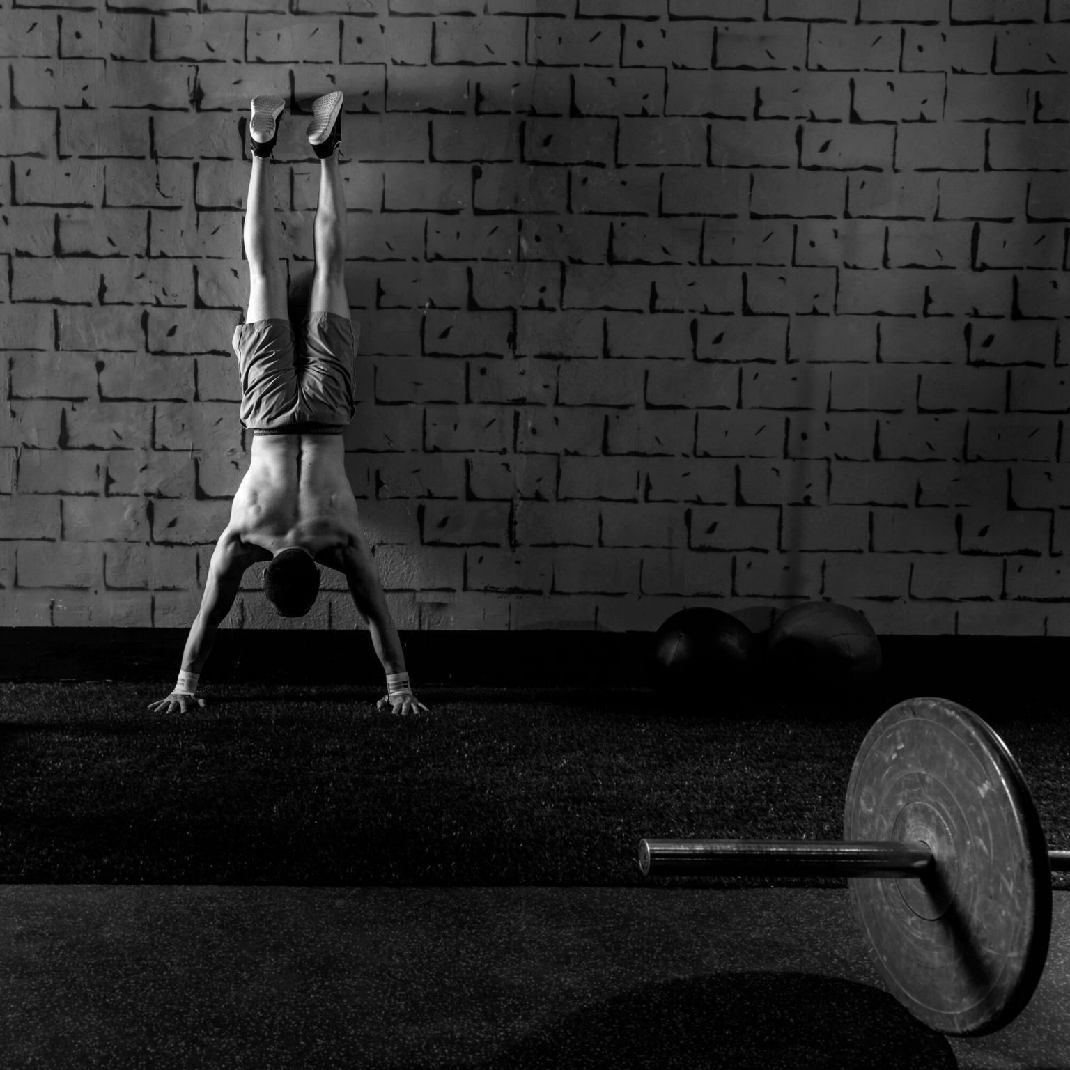 Your Guide To Handstand Progressions