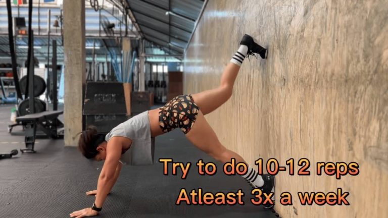 CrossFit Wall Walk For Women: How To Master It, Benefits, And Scaling ...