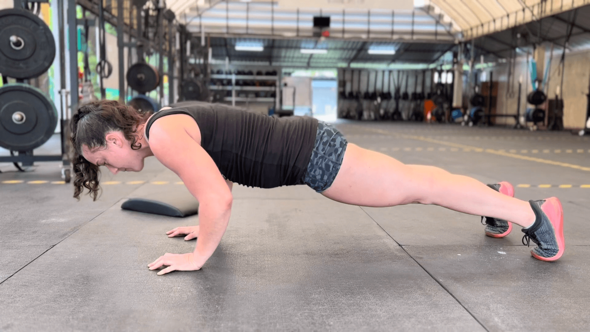 Woman's Guide to the CrossFit Push Up: Proper Form, Variations, and ...